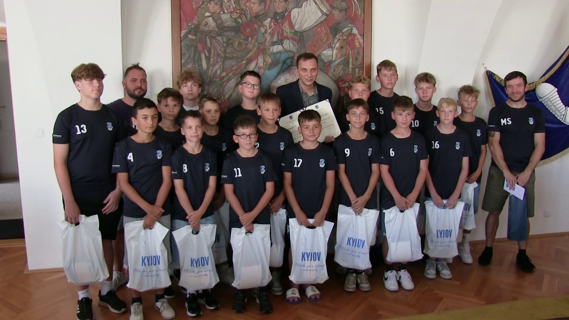 Vedení radnice přijalo úspěšný tým mladších žáků FC Kyjov 1919 | Regio TV1